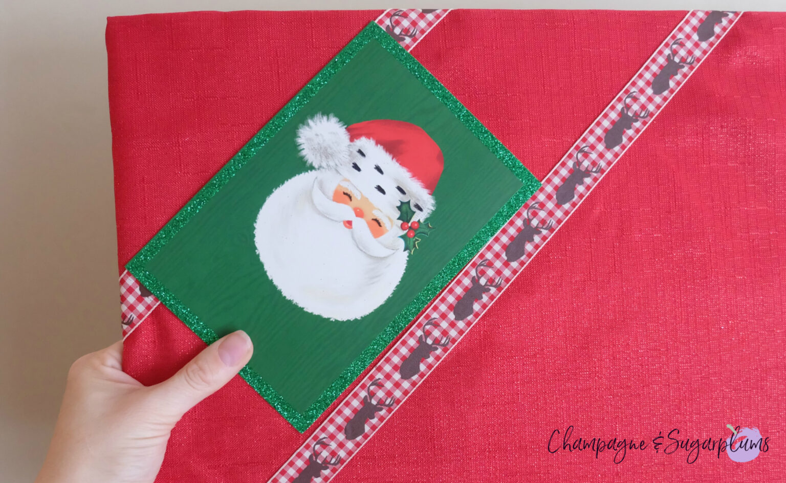 DIY Christmas Card Wall Display and Pin Board Idea - Champagne and ...
