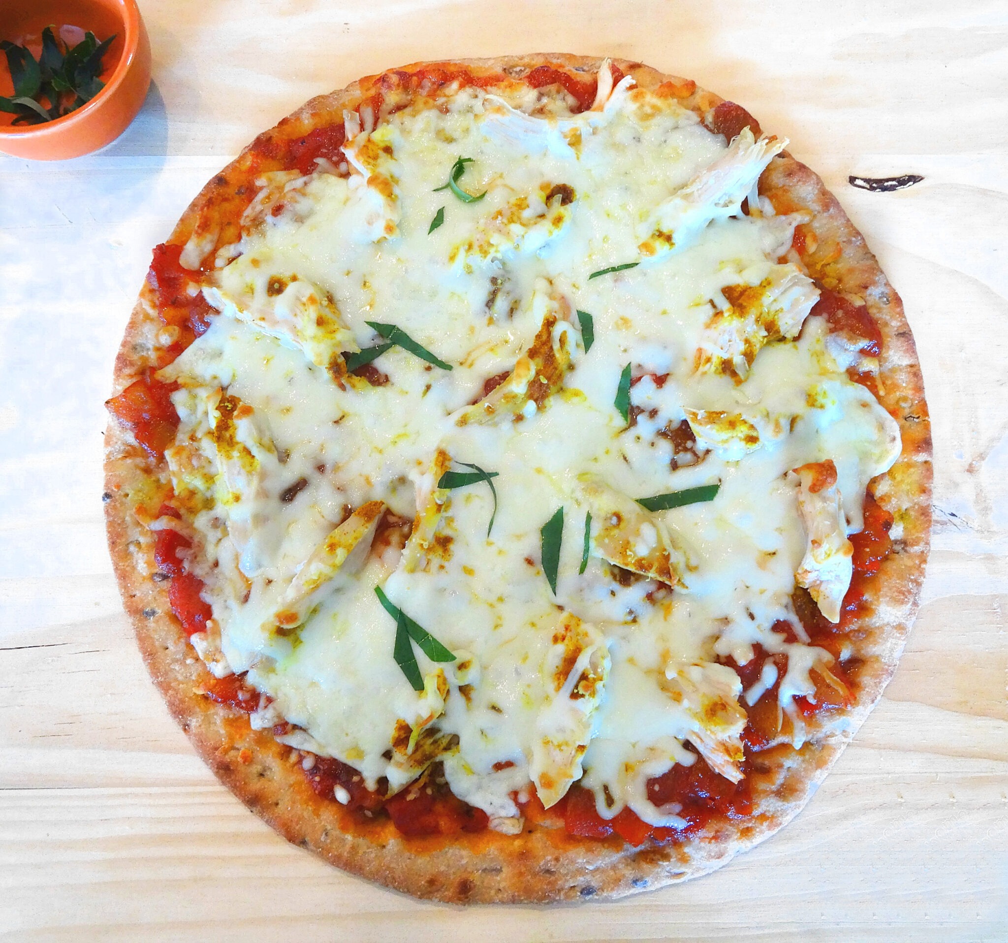 Sweet And Tangy Mango Chicken Pizza for a Long Weekend - Champagne and ...