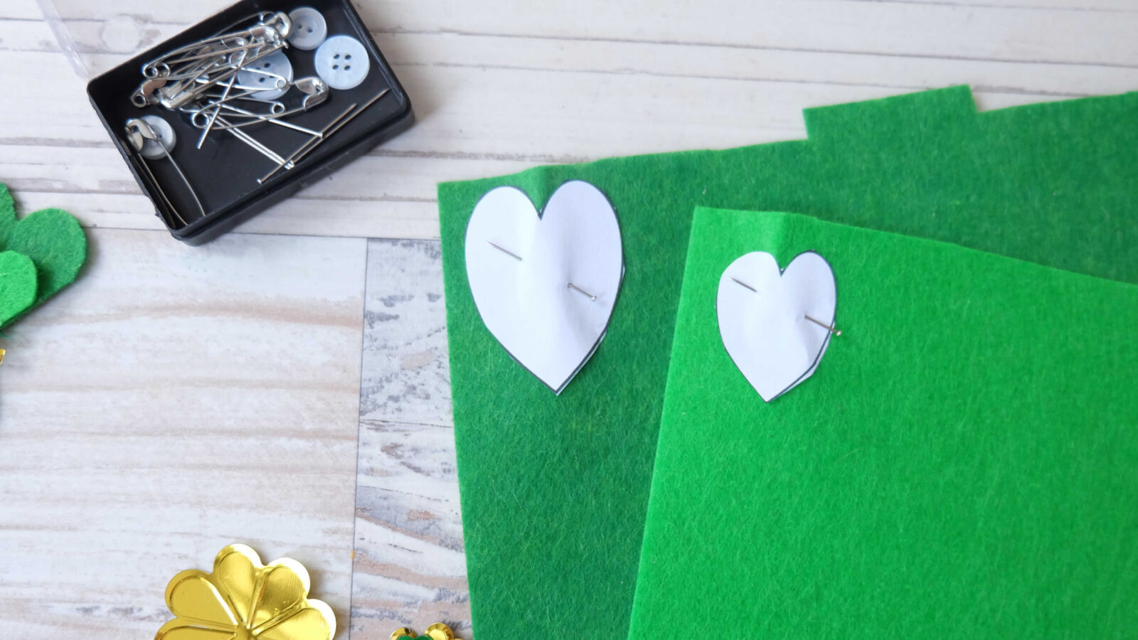 How to Make a Simple Felt Shamrock - Champagne and Sugarplums