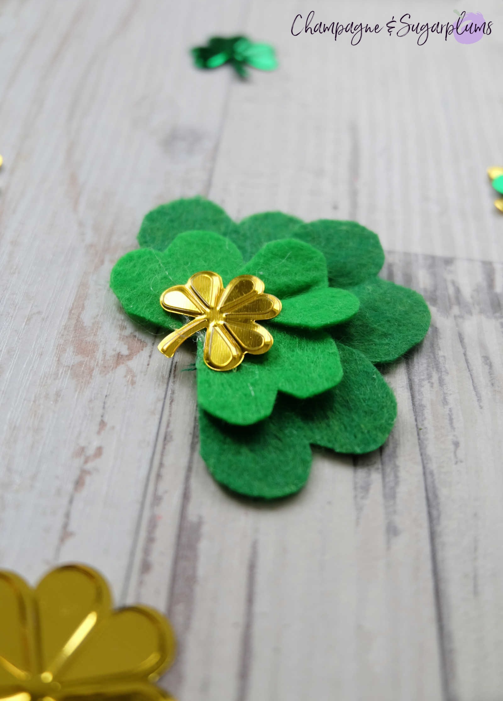 How to Make a Simple Felt Shamrock - Champagne and Sugarplums