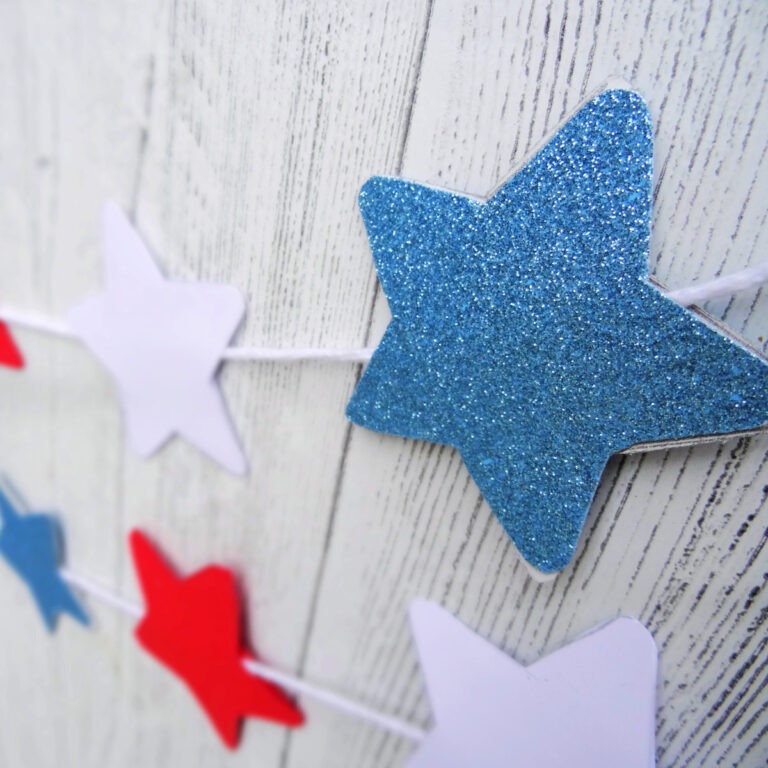 Fourth of July Star Garland - Champagne and Sugarplums