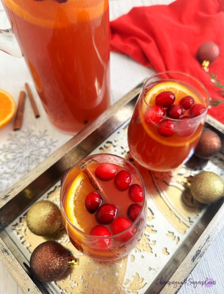 Christmas Punch {Mocktail/Cocktail} - Champagne and Sugarplums