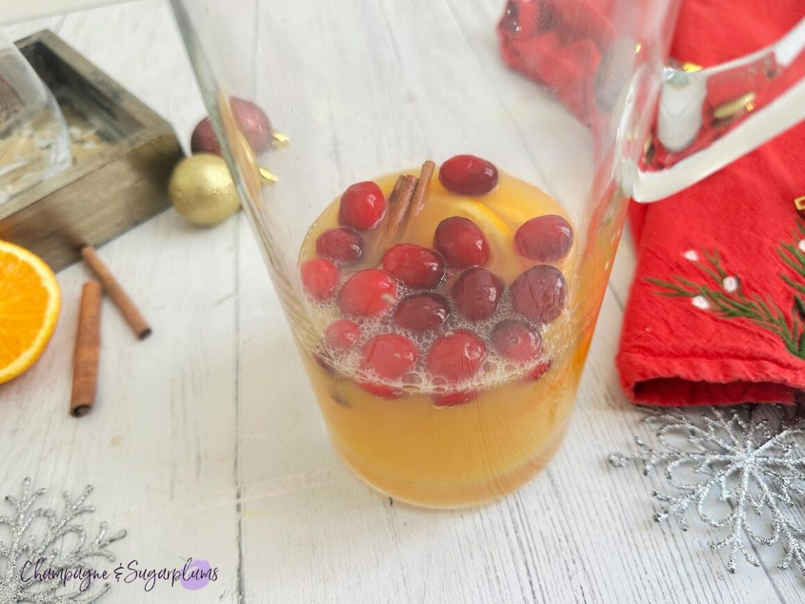 Christmas Punch {Mocktail/Cocktail} - Champagne and Sugarplums